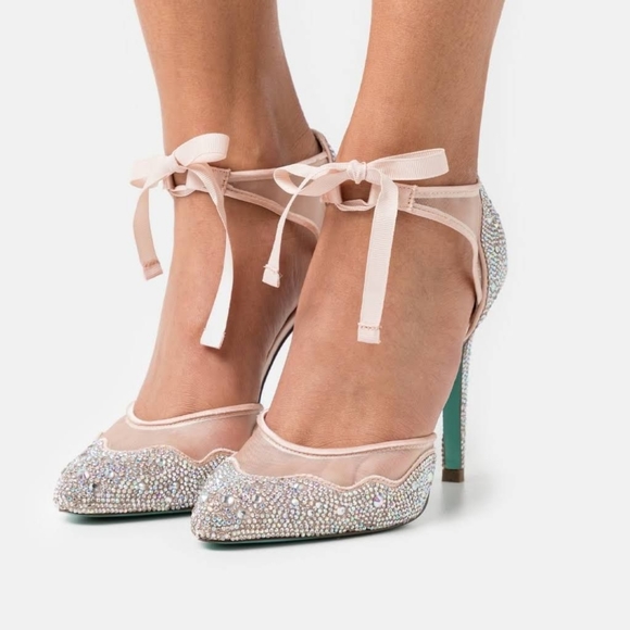 Betsey Johnson | Shoes | Iris Champagne | Poshmark